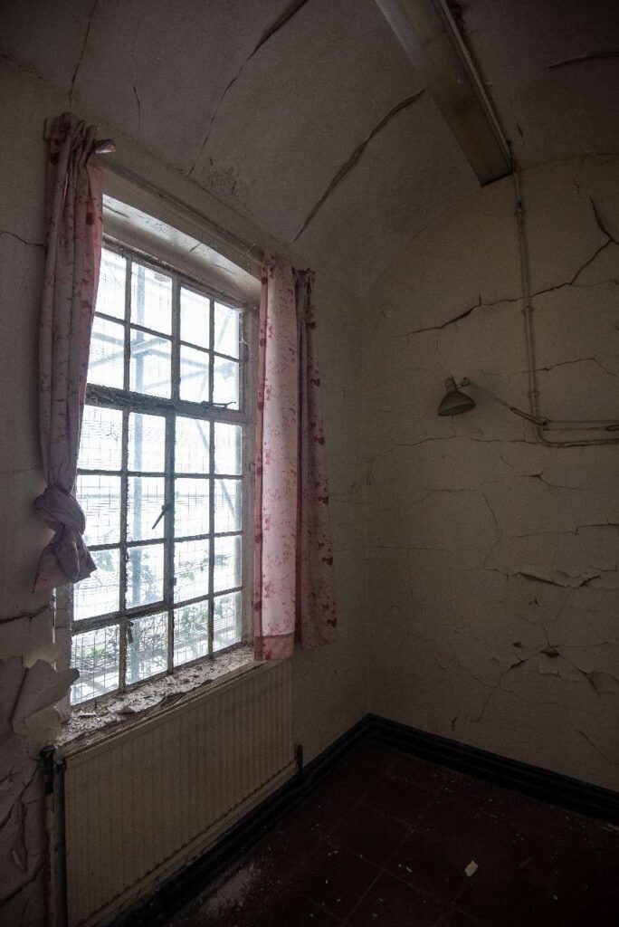 Springfield Hospital, Tooting – Whatevers Left