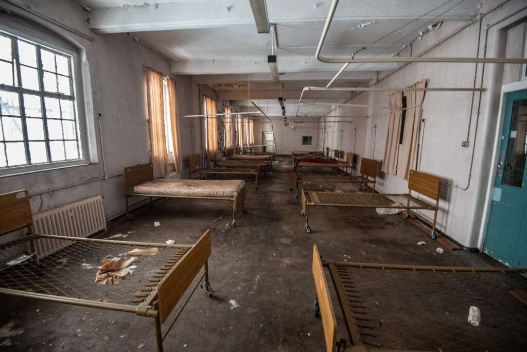 Springfield Hospital, Tooting – Whatevers Left