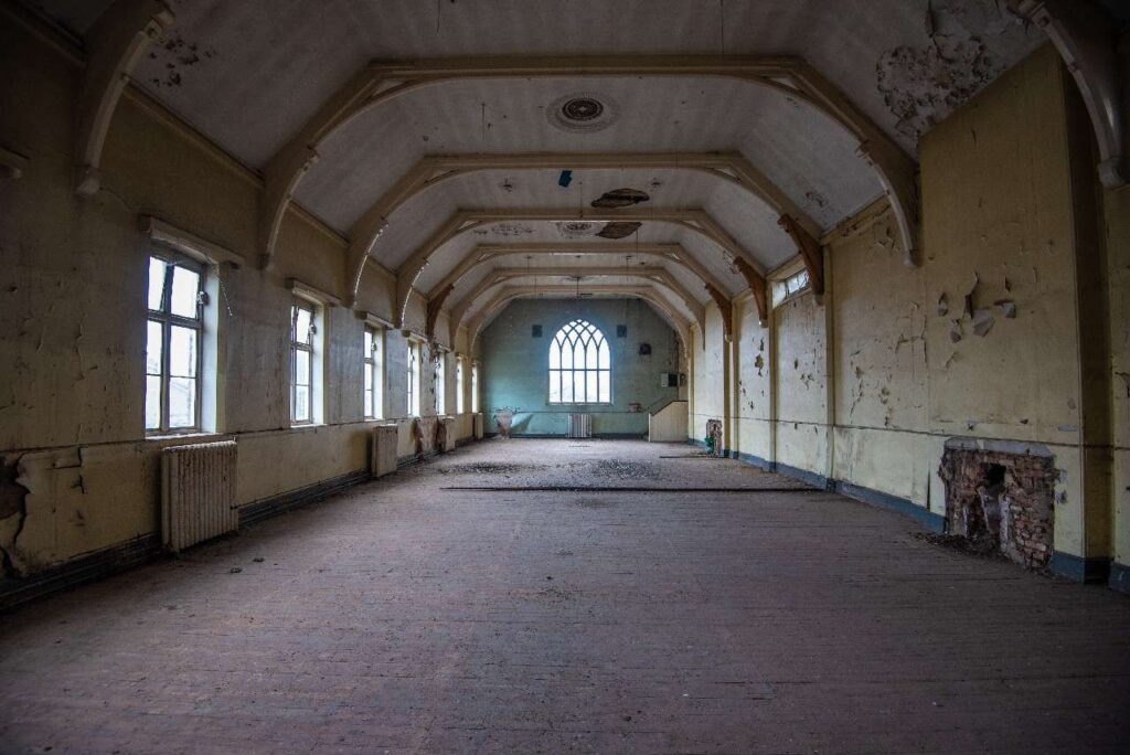 Springfield Hospital, Tooting – Whatevers Left