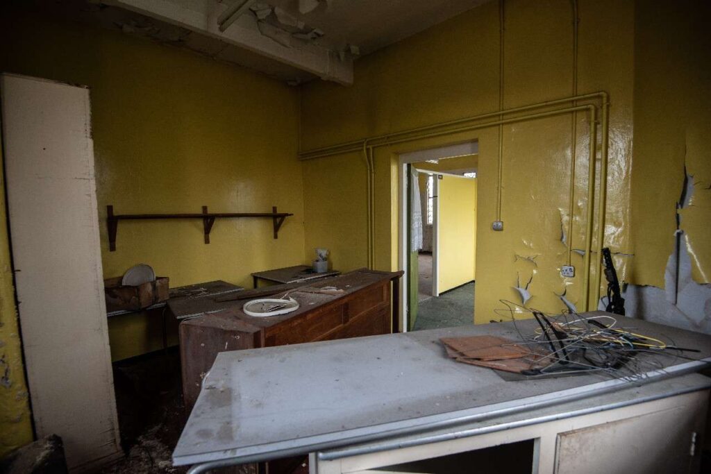 Springfield Hospital, Tooting – Whatevers Left