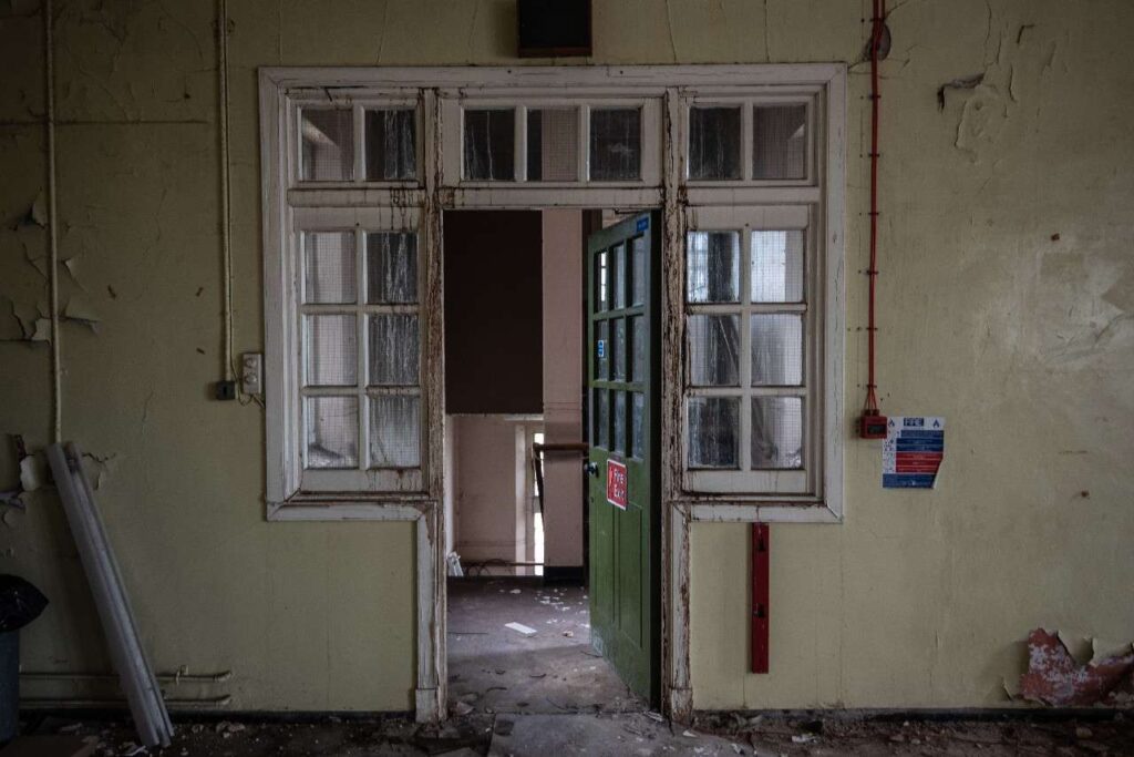 Springfield Hospital, Tooting – Whatevers Left