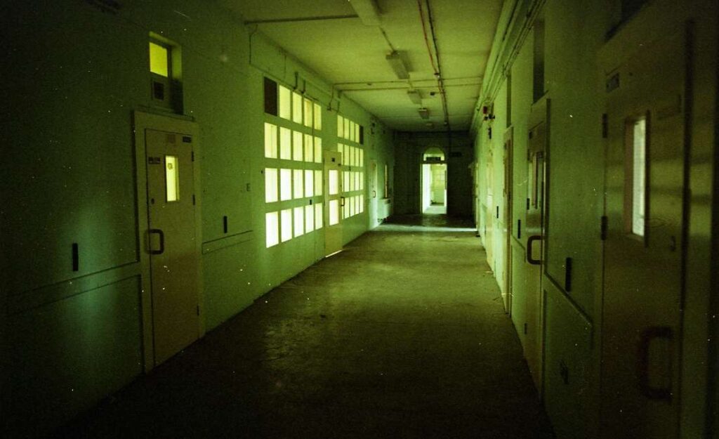 Springfield Hospital, Tooting – Whatevers Left